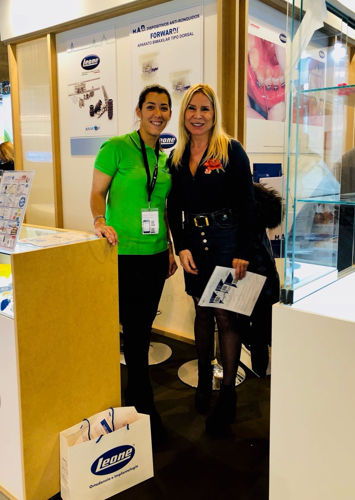 Isabel en la ExpoDental de Madrid 2018 - Dent-thel