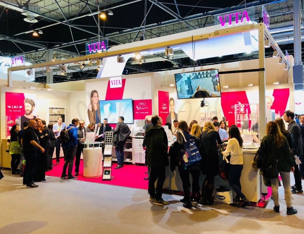 Isabel en la ExpoDental de Madrid 2018 - Dent-thel
